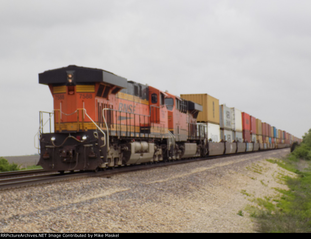 BNSF 7588